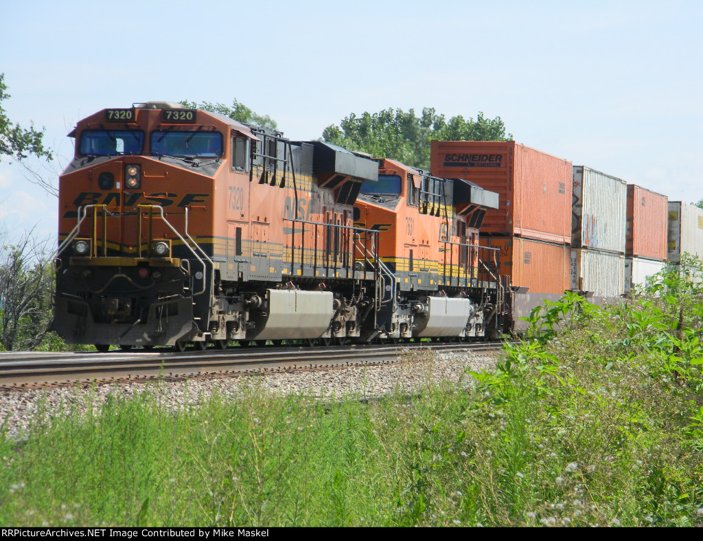 BNSF 7320